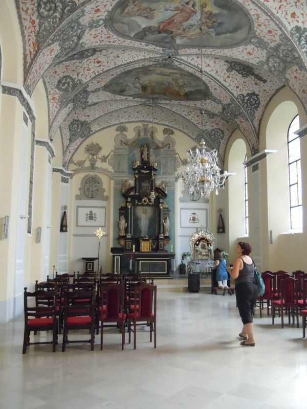 Side chapel - Medievalists.net