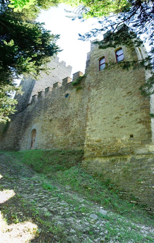 Castle and Countship for sale in Italy - Medievalists.net