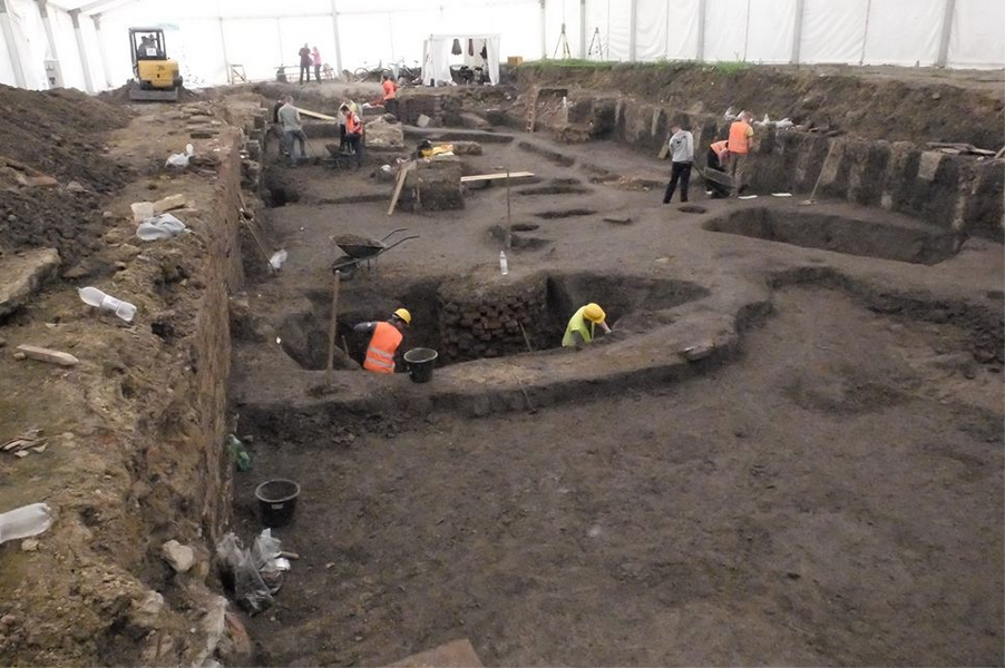 Archaeological_dig_with_Minelab_Detectors - photo courtesy Minelab ...