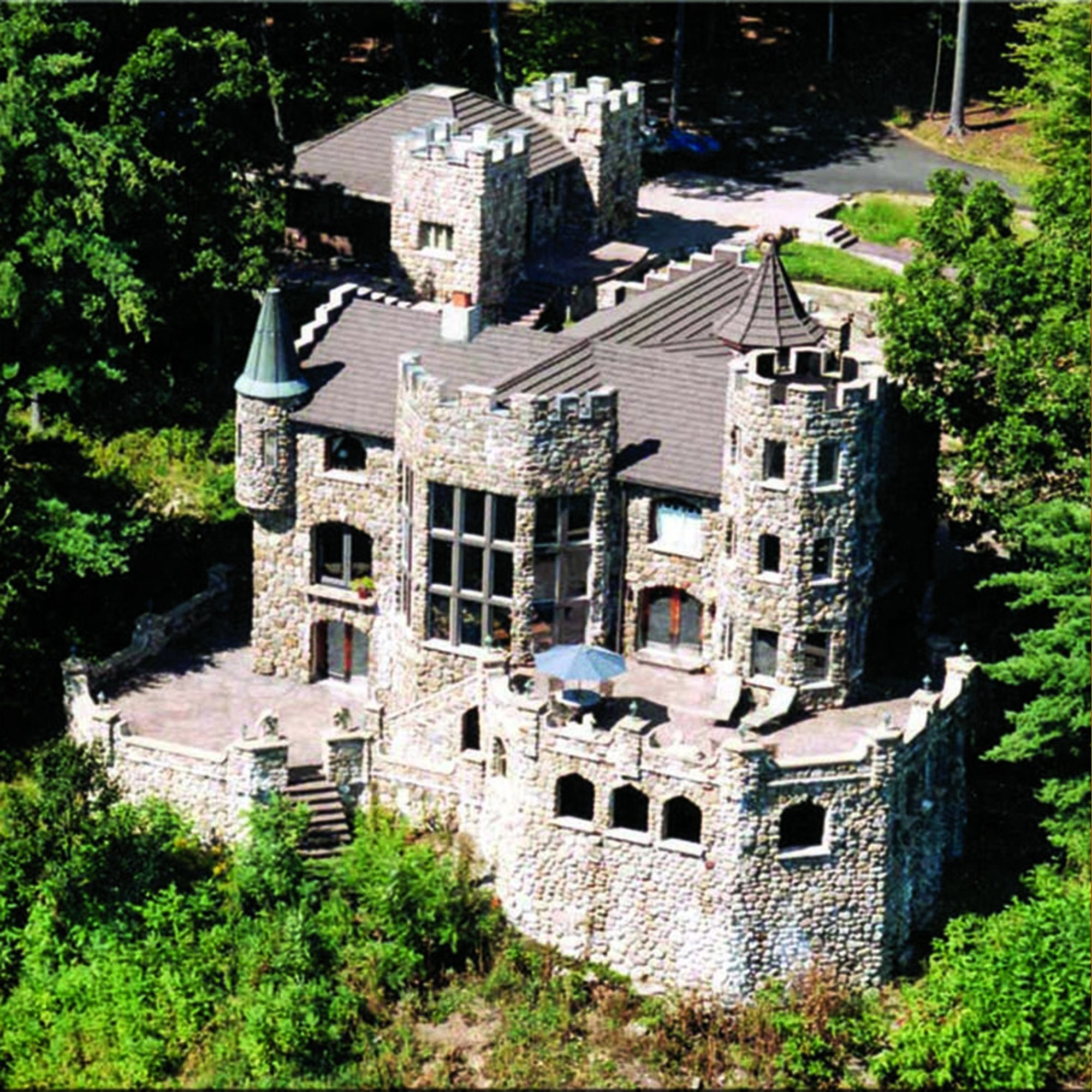 Highlands Castle aerial view - Medievalists.net