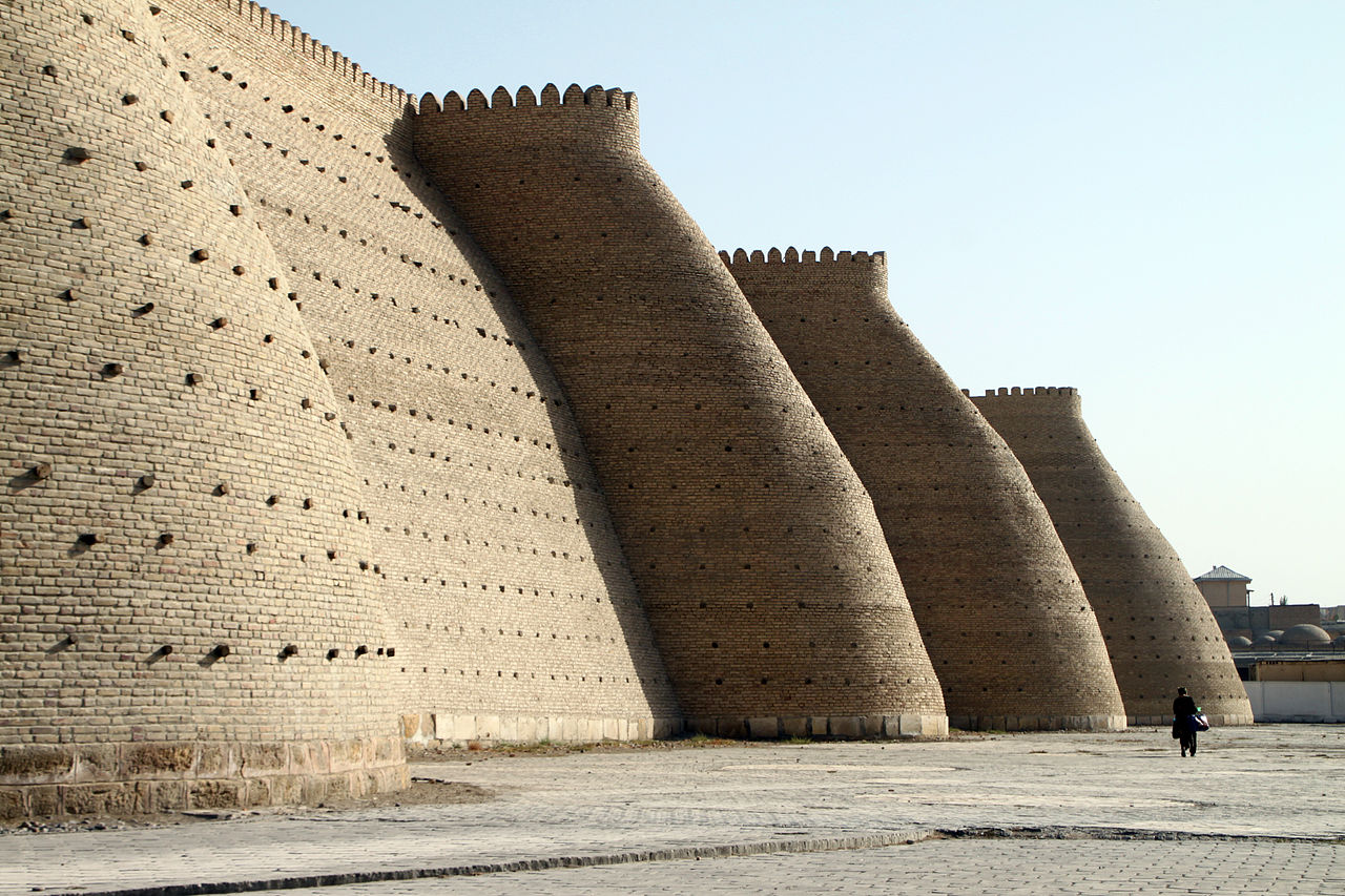 1280px-Ark_fortress_in_Bukhara - Medievalists.net